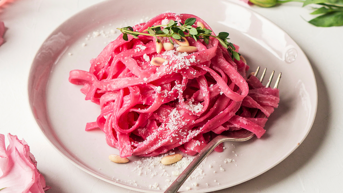 Pink Beetroot Pasta (Ve) – DR.VEGAN